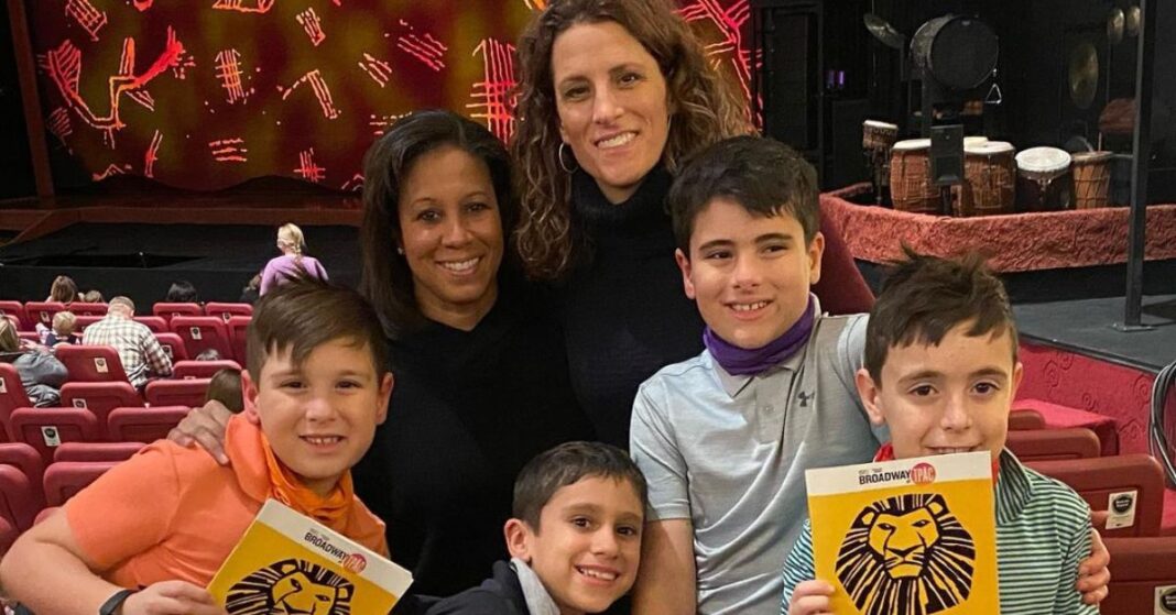 Stephanie White Co-Parents Kids Landon And Twins Aiden & Avery With Her ...