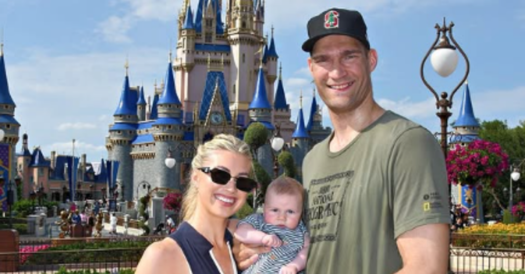 Milwaukee Bucks Center, Brook Lopez, Raised By Cuban Father Heriberto ...