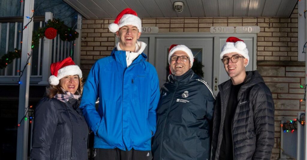 7'9" Florida Gators Center Olivier Rioux Gets His Height And ...