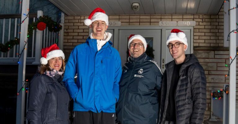 Florida Gators Center Olivier Rioux Credit Parents Jean-Francois And ...